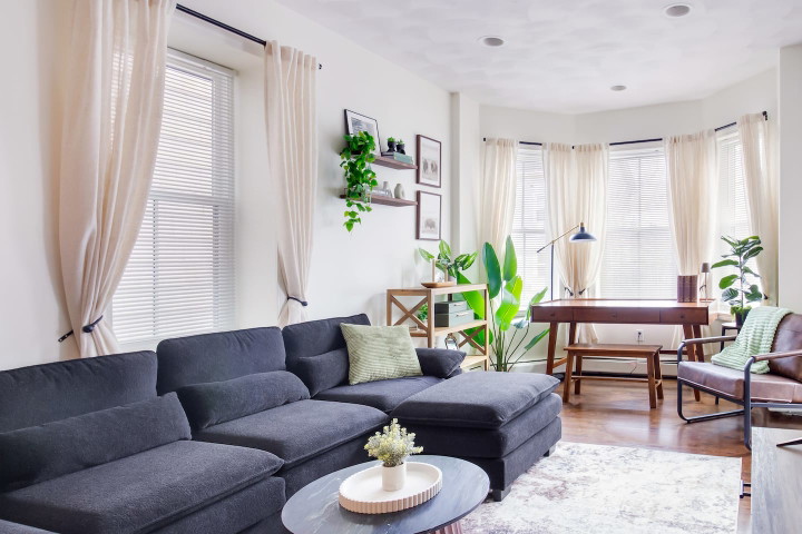 Sunny Federal Hill 2br With Balcony + Parking - Rhode Island