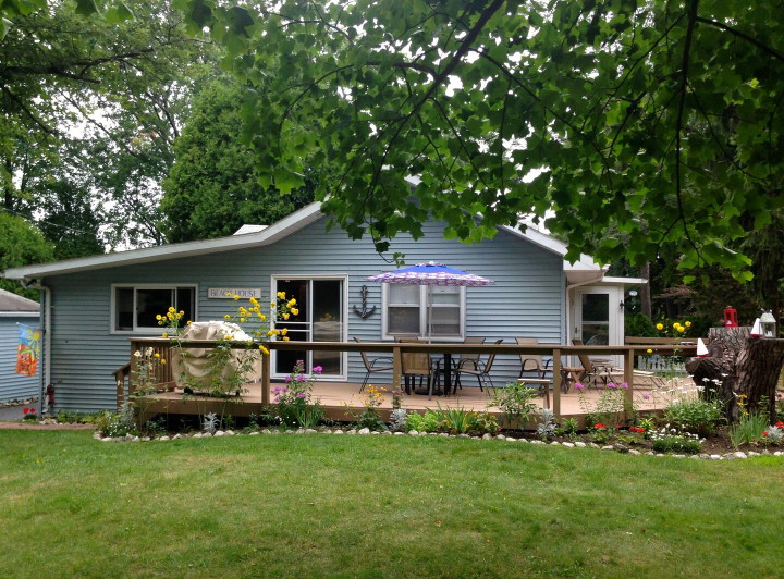 Sandy Feet Cottage, Port Huron - 1 Block To Lake - Michigan