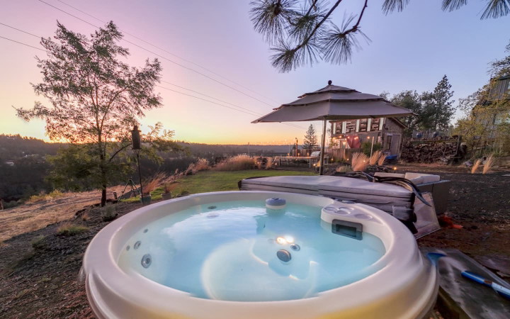 *Hot Tub* Garden Bodega At Sunset Ridge - Spokane
