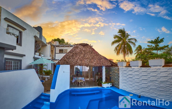 House With A Pool In Santa Marta, Varadero - Cuba