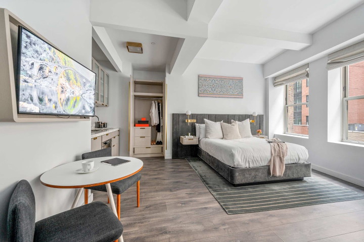 17john: Classic Queen Studio Apartment - Hoboken, NJ