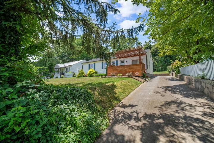 Airy Bungalow In Ardmore - Winston-Salem, NC