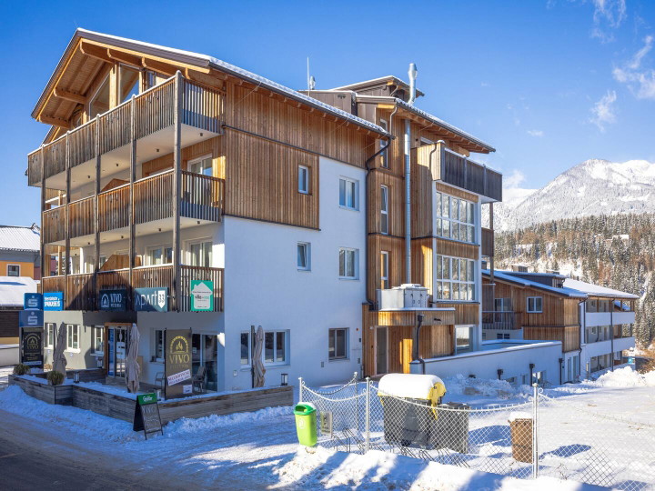 Atmospheric With A Sunny Balcony And Summercard - Haus