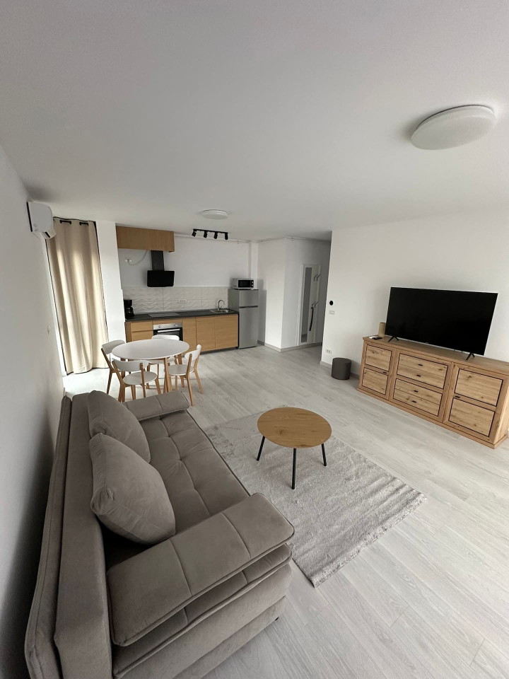 Central Apartment - Covered Parking - Roemenië