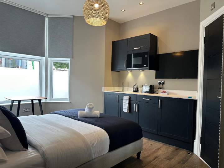 Compact Central Studio Room - Cardiff