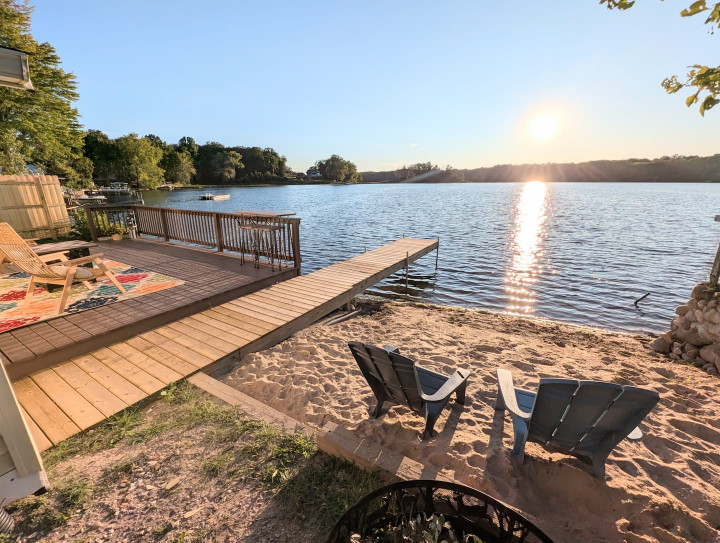 Dogs Stay Free! Fenced Lakefront Home With Sunsets - Hastings, MI
