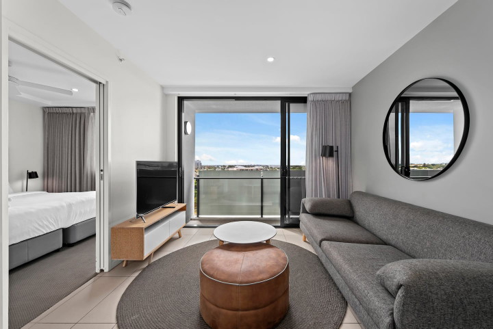 Riverside 1br Apt W/ Pool & King Bed! - Brisbane