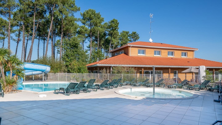 Studio Cosy | Accès Piscine Intérieure/extérieure - Parentis-en-Born