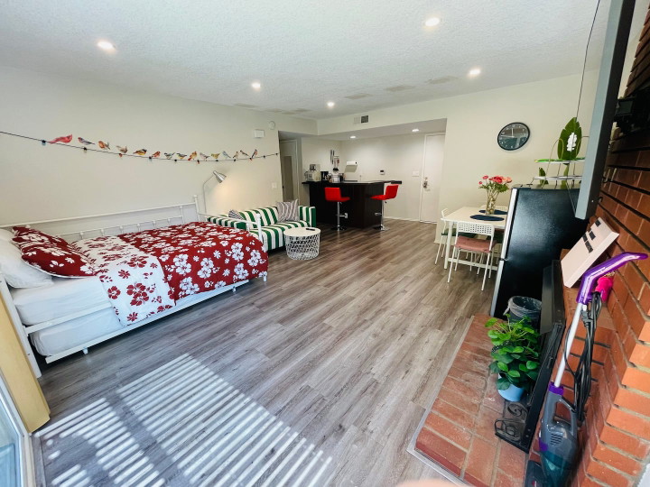 Sunnystudio - Private Entry, New Remodel Bath - Santa Ana, CA