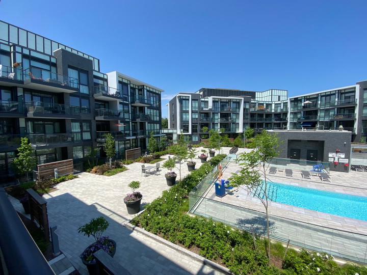 Beautiful Condo, 2 Bedrooms And A Den In A Resort! - Innisfil