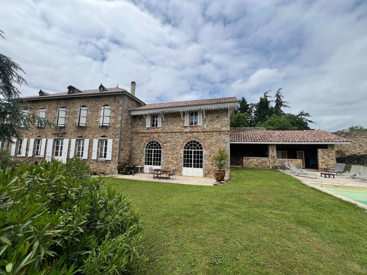 La Maison Du Bonheur 400m2 Piscine/jacuzzi/jardin - Ardèche