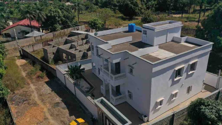 Spacious 4 Bed Executive Mansion - The Gambia