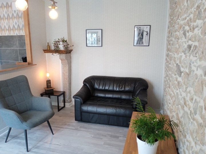 Appartement Dans Une Maison De Ville - Creuse