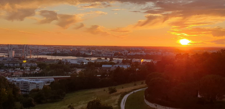 Appartement Bordeaux Cenon,
Parking Gratuit - Cenon