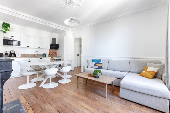 Spacious Apartment With Charm - Sleeps 8 - Villemomble