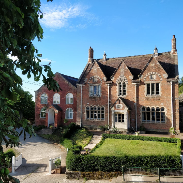 The Old School House, Next To Berkeley Castle - ウィルトシャー