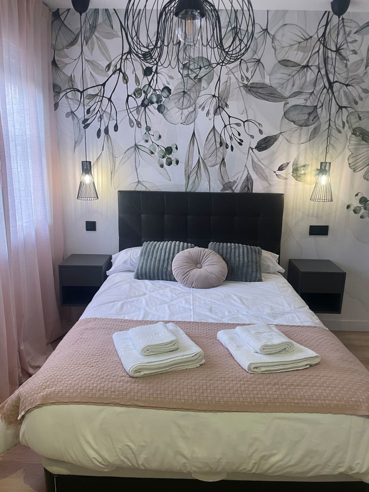 3 En-suite Bathrooms. A 4-minute Walk To The Subway - Madrid