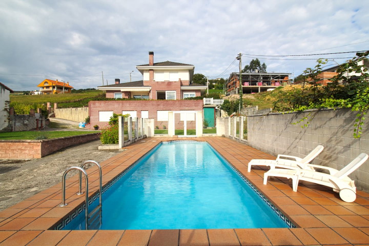Villa Margarita With Pool, Barbecue And Garden - Polanco