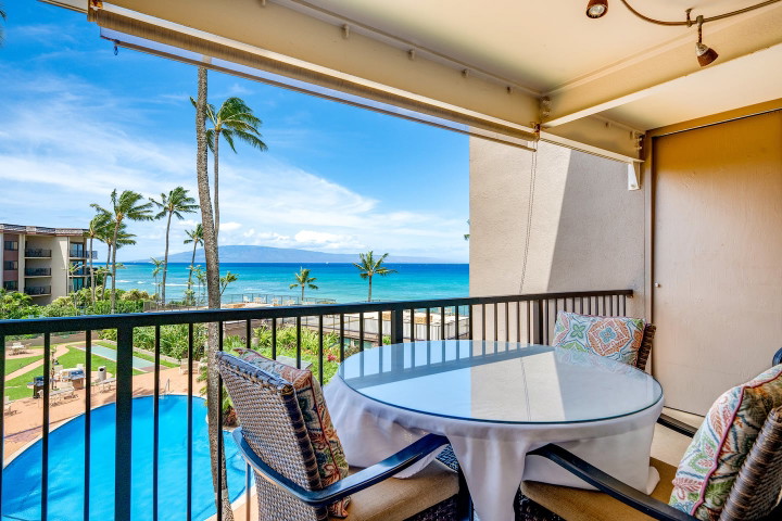 Oceanfront Condo- Gorgeous Ocean Views (Sleeps 4) - Hawaii