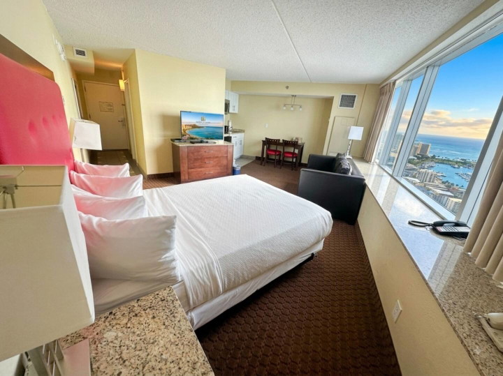 Oceanfront Studio | Boardwalk Views | Free Parking - New Jersey