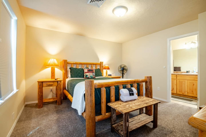 Visit Rips Cabin In The Heart Of Prineville - Prineville, OR