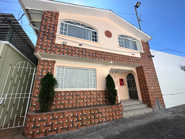 Cozy Independent Family House - Quito