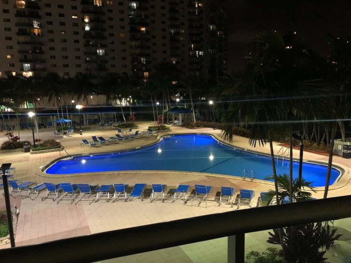 Stylish 2br Retreat W/ Pool & Tennis Court Access - North Miami, FL
