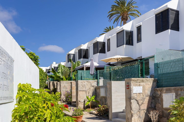 Family House A/c Pool10minute Walk To The Beach - San Bartolomé de Tirajana