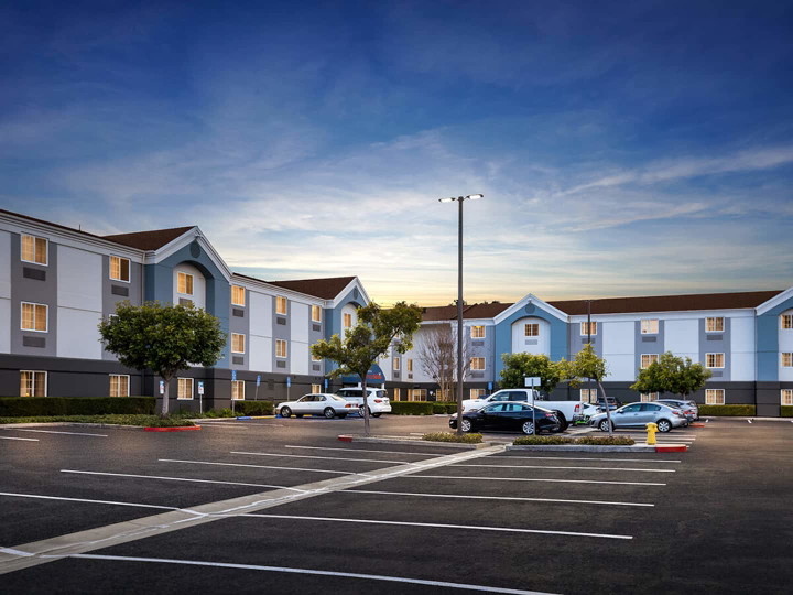 Affordable Stay W/ Full Kitchen, Pets Allowed! - Mission Viejo, CA