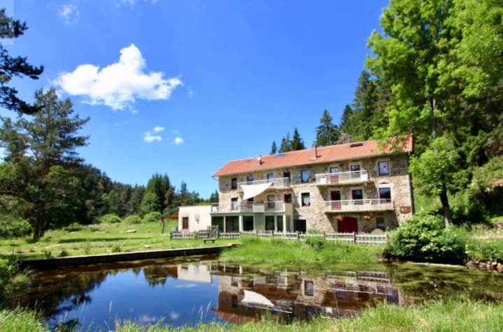 Chambon-sur-dolore: Petits Gites Bord De Rivière - France