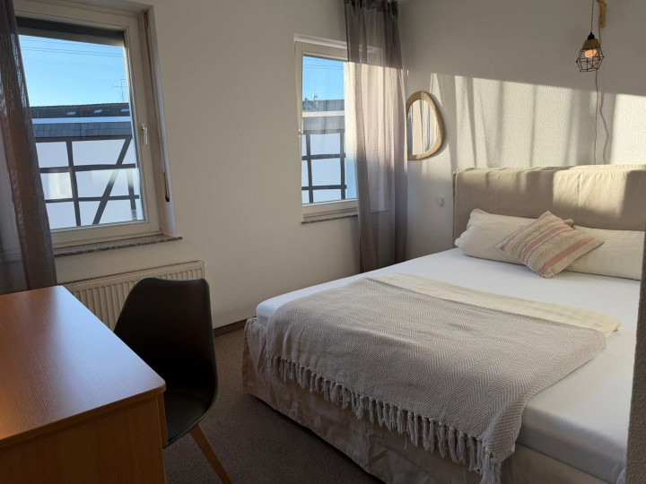 Aparthotel Zur Linde (Zimmer 7) - Euskirchen