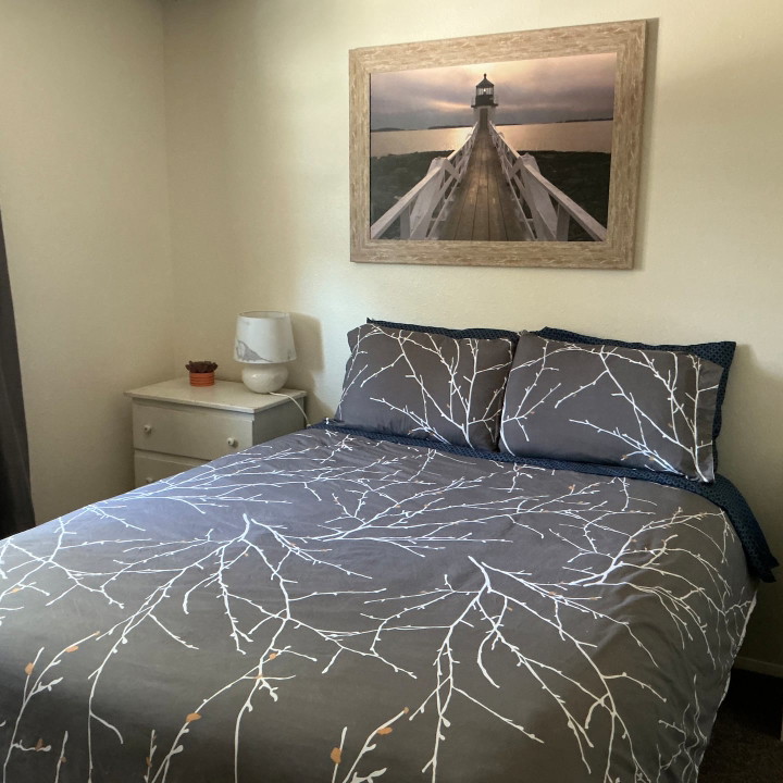 Contemporary, Marine 2bd/1ba Apartment In Kent - Federal Way, WA