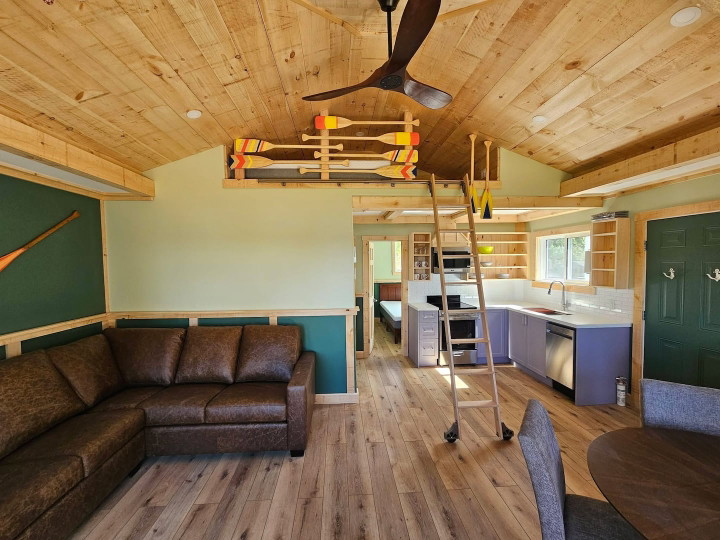 Balsam Lake Bear Cottage Retreat - Kawartha Lakes