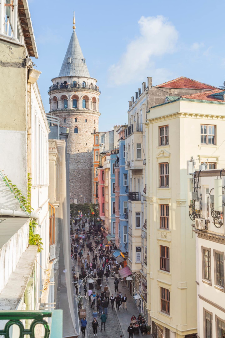 Galata'nın Merkezinde Balkonlu Asansörlü Daire - Türkiye