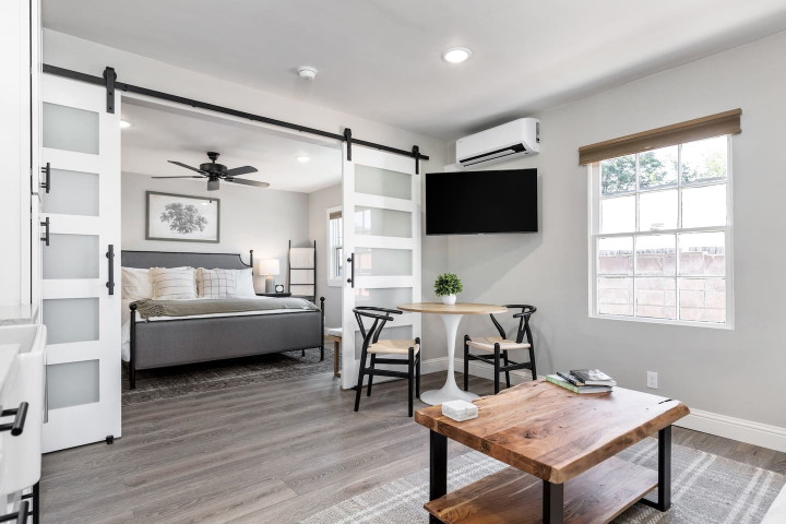 Luxurious -Pet Friendly Suite Downtown Paso. - Paso Robles, CA