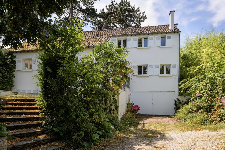 Grande Maison De 250 M² à Marly-le-roi, Paris - Chatou