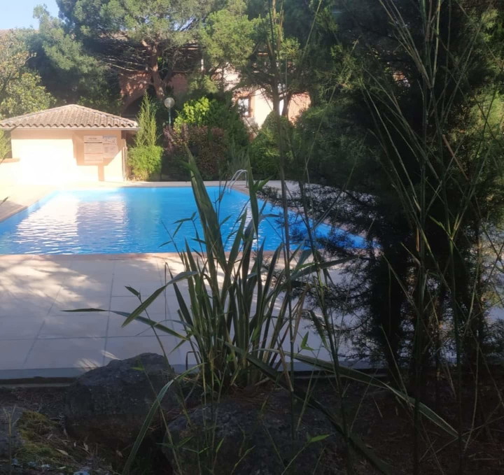 1 Bedroom With Pool, Close To Public Transport - Tolosa, Francia