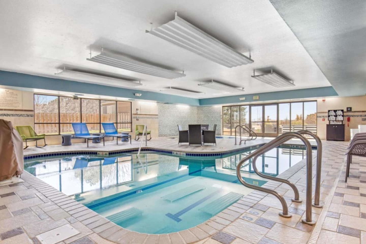 Steps To Greeley Mall + Free Breakfast & Pool - Greeley, CO