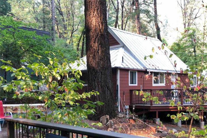 Cabin Near Mossbrae Falls & Sacramento River - Dunsmuir, CA