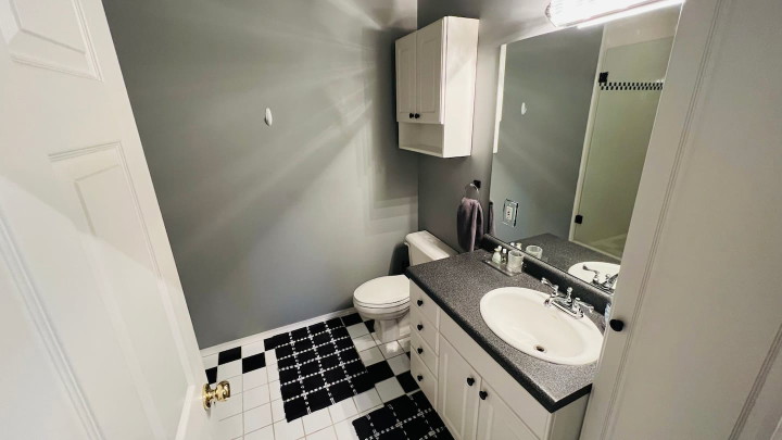 Entire Guest Suite: 2bed, Kitchen, Big Living Area - Tulsa, OK