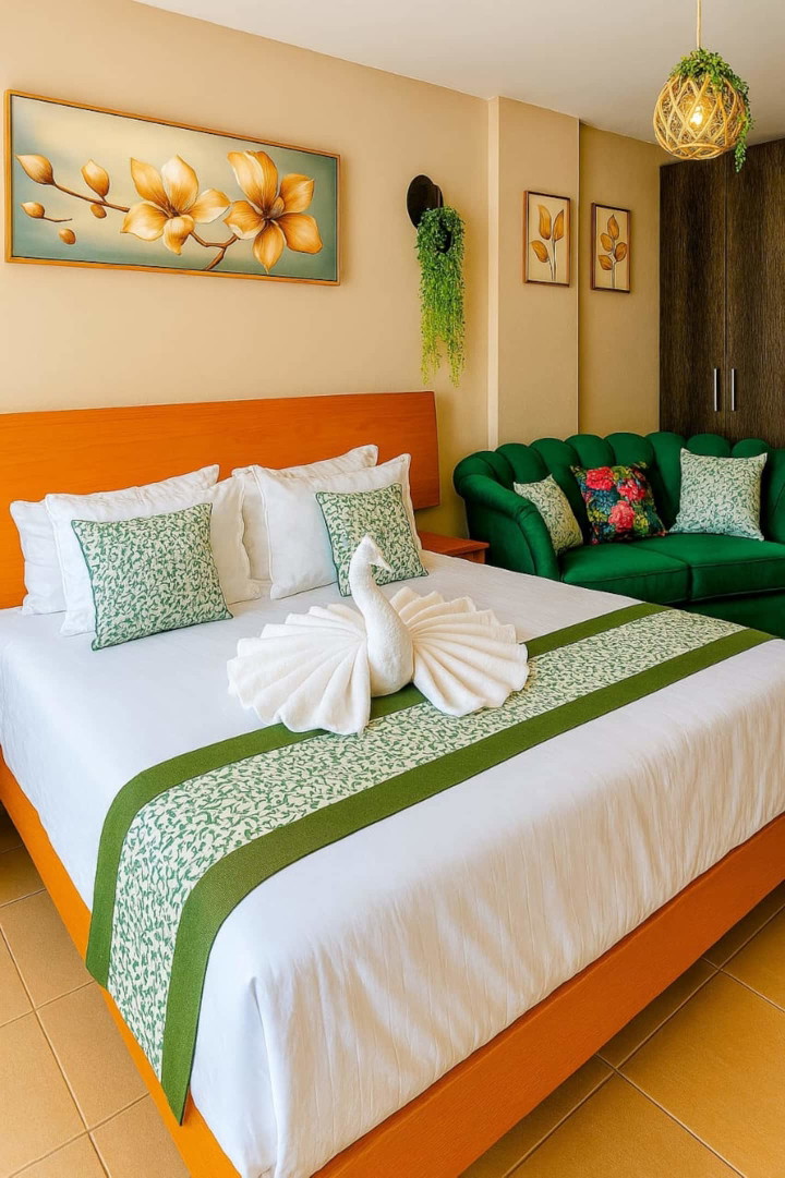 A Green Themed Studio, With A Pool And Gym Access - Kenya