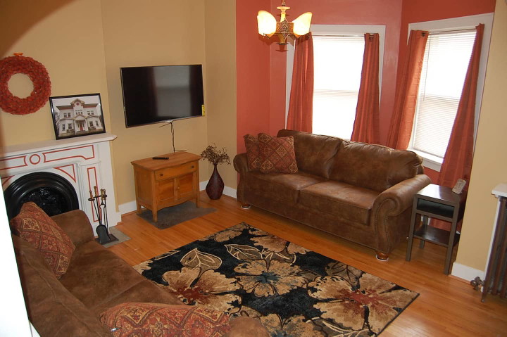 Day Street Suites #1 Decorah, Ia - Decorah, IA