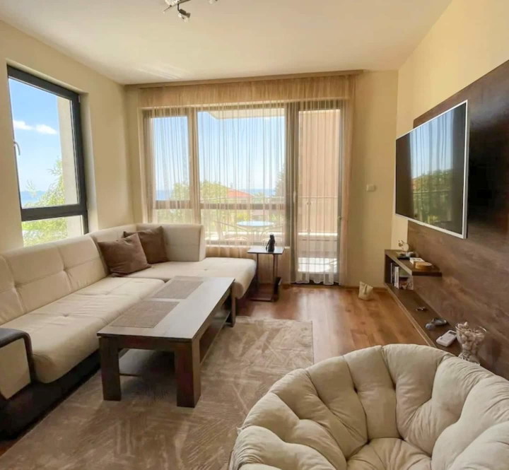 Sea View Apartment | Pool Near Beach Quiet - Varna