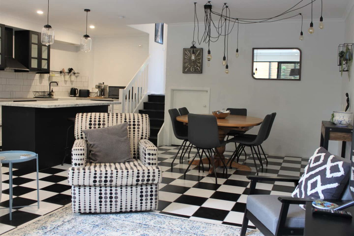 Split Level 1 Bd Unit & Outdoor Courtyard In Woden - Canberra