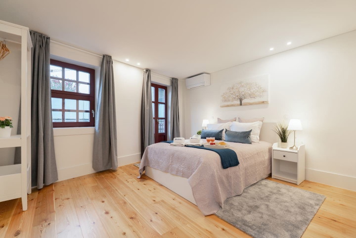 Sunny Flat W/ Balcony By Host Wise - Guimarães