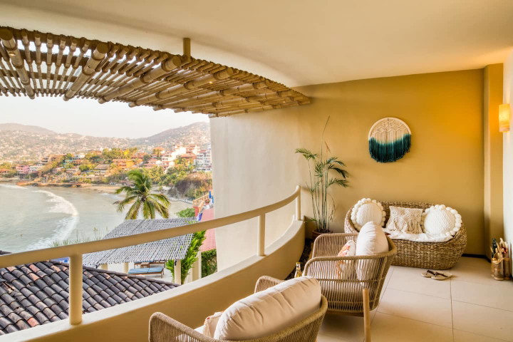 Private Beachfront Oasis With Rooftop Pool 101 - Zihuatanejo