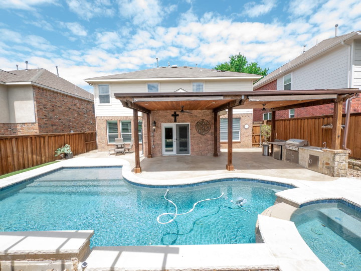 Family Getaway Pool/spa+game+ 4 Bedroom 3 King Bds - The Colony, TX