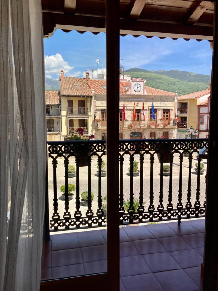 Casa Entera En La Plaza Mayor Vista A La Sierra - Candeleda