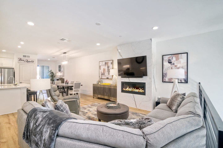 Luxury & Comfort In The Village. Walk Everywhere. - Carlsbad, CA