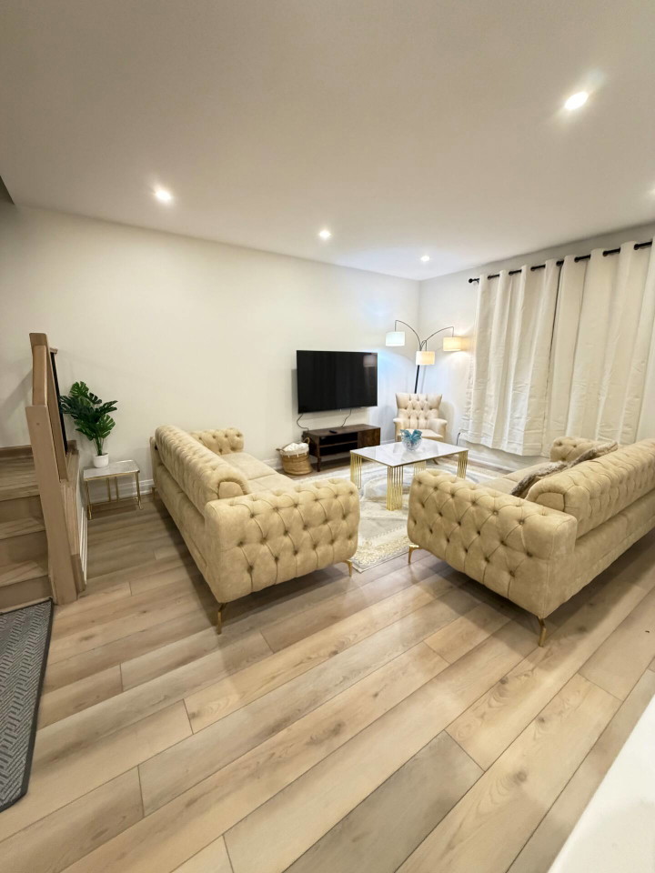 Sleeps 15 · New 4br Home · 8 Min To Western - London, Ontario